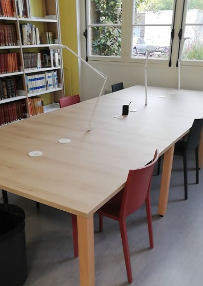 Salle de lecture, consultation des documents. - Archives AP-HP